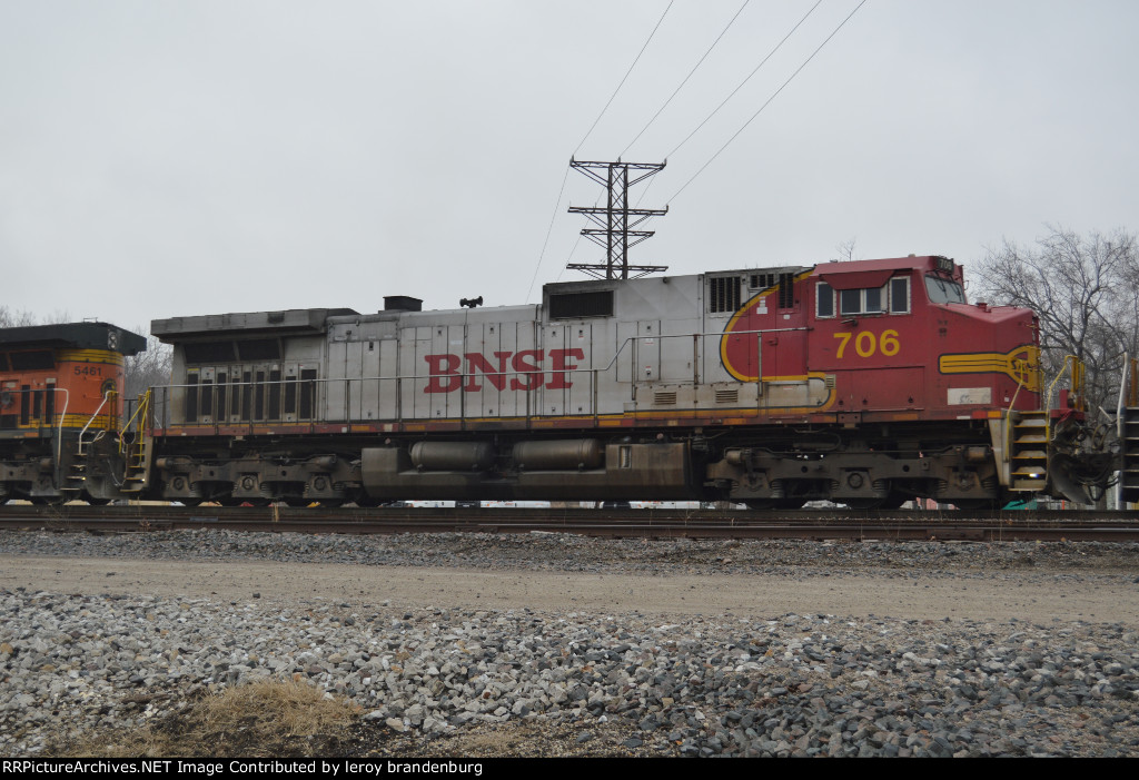 BNSF 706